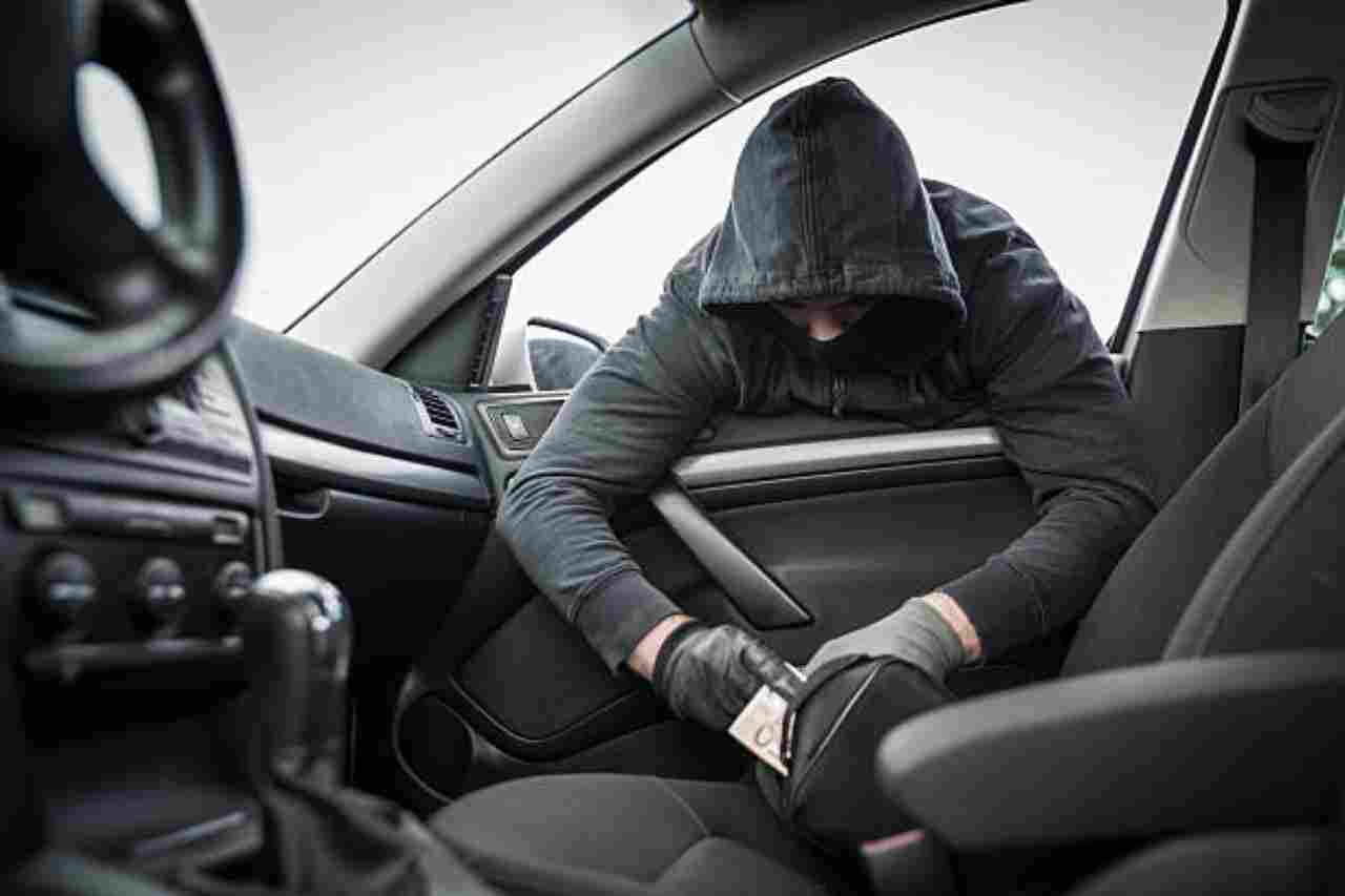 Libertad a prueba y servicio comunitario para autor de robos en autos ...