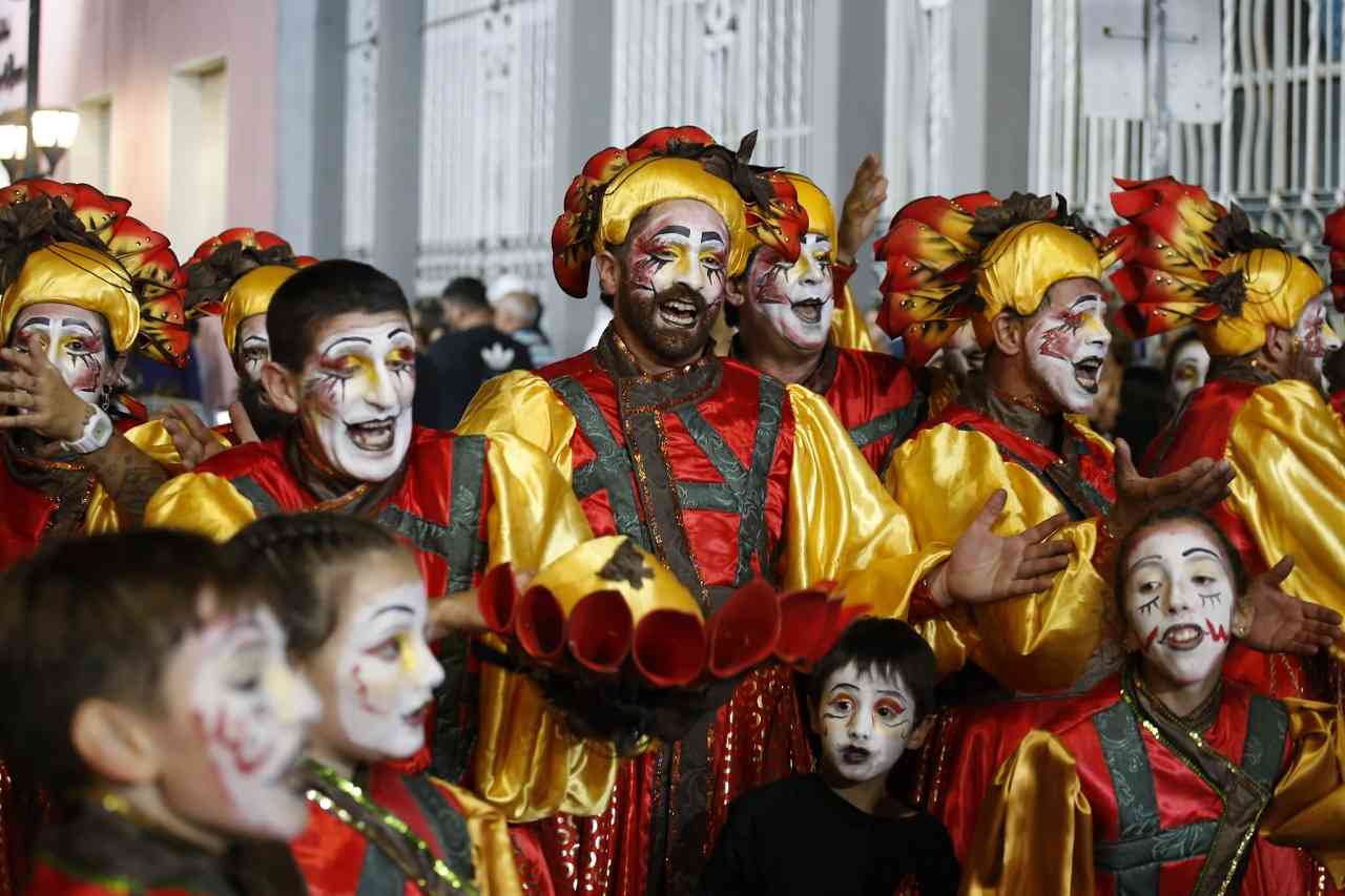 Carnaval 2026 comenzó oficialmente con gran marco de público y la ...
